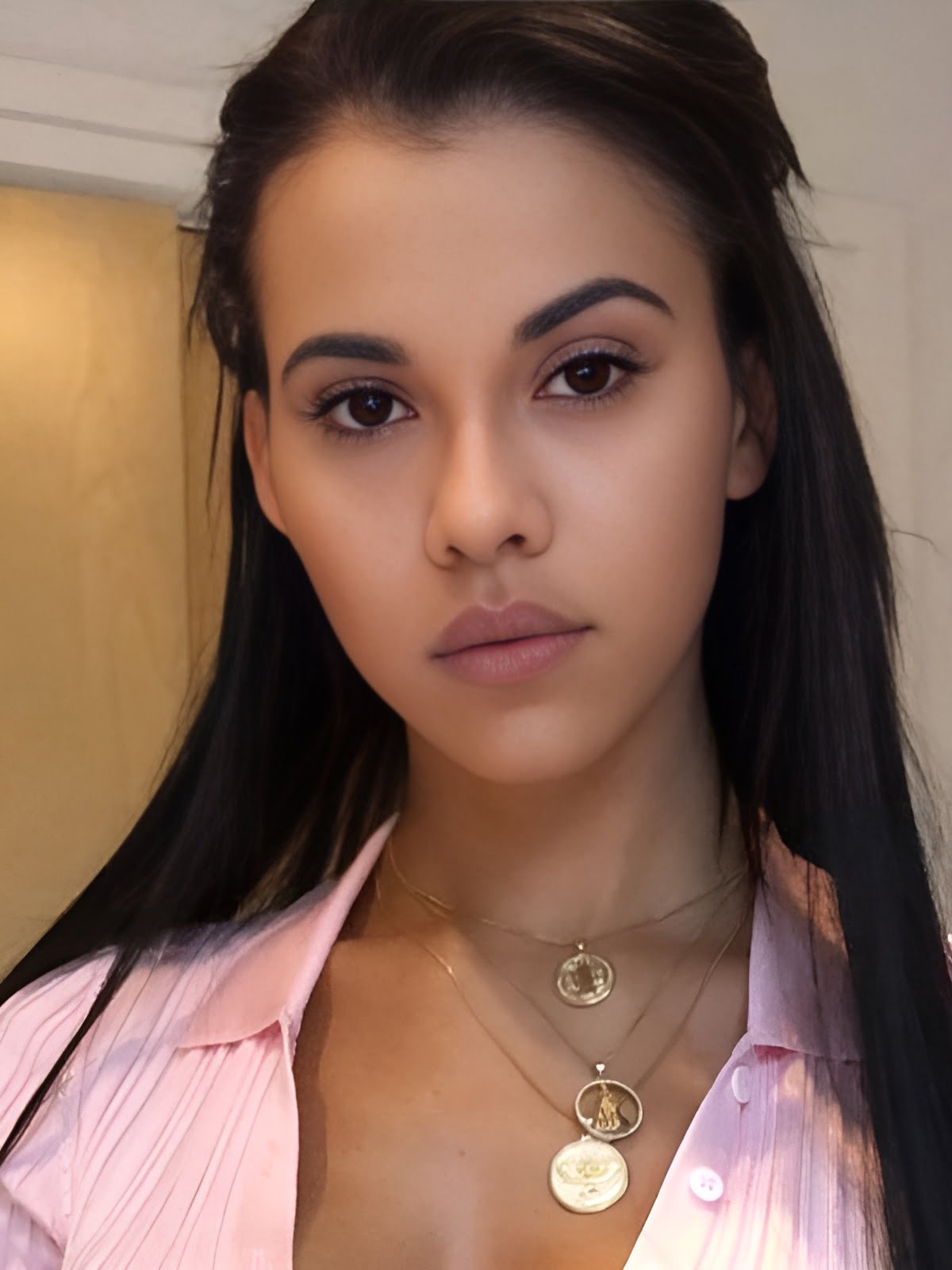 Juju Reis (Model) Age, Height, Weight, Wiki, Biography, Photos and More