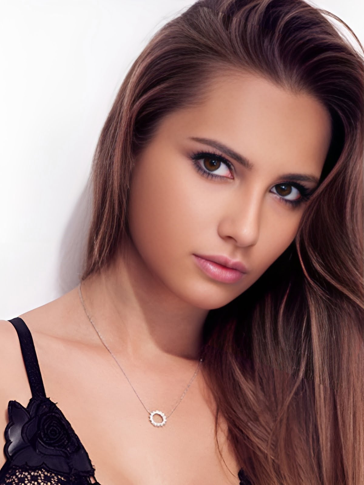 Paulina Mikolajczak (Model) Height, Weight, Wiki, Age, Biography ...