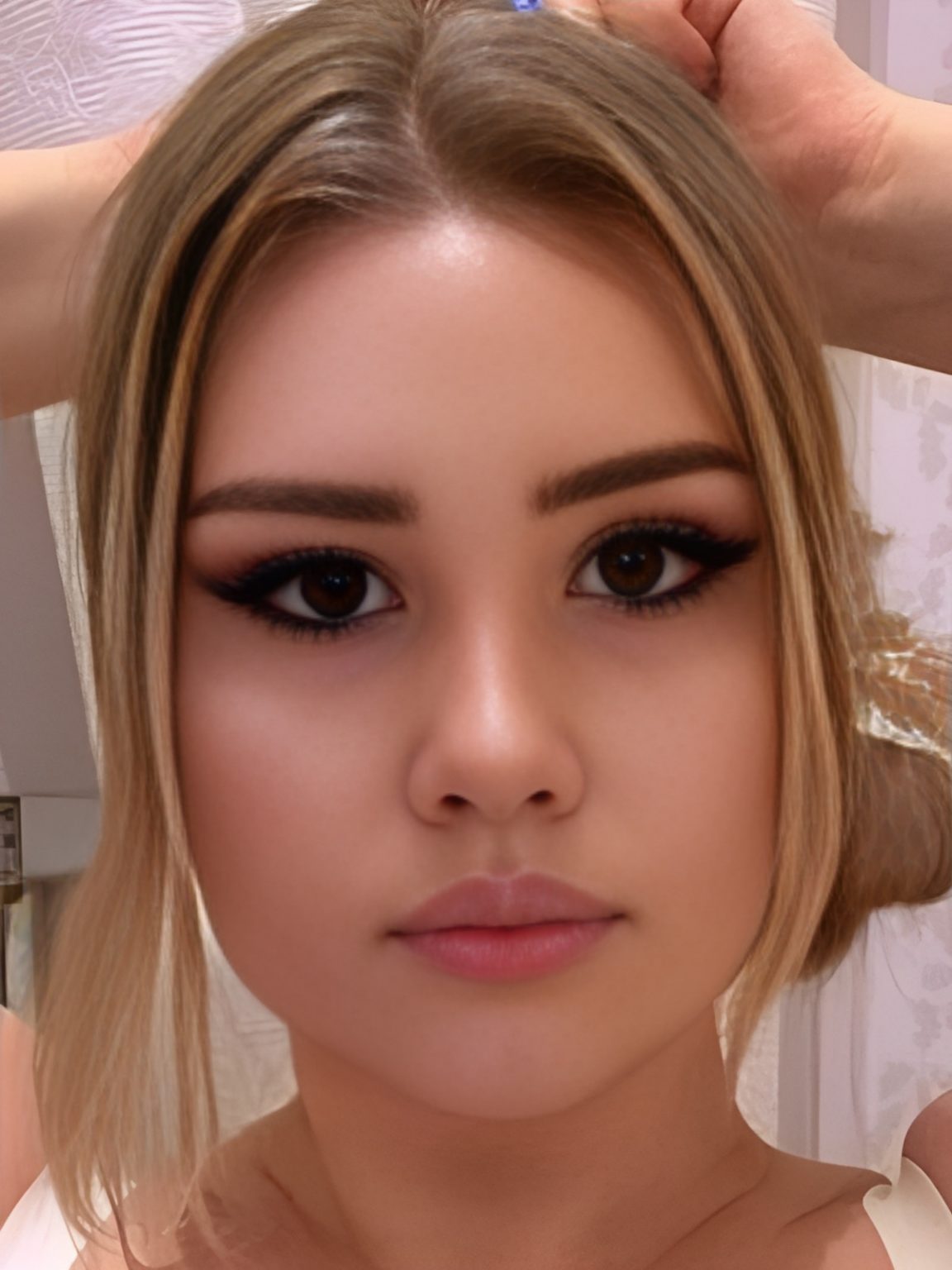 Carolina Sukie (Model) Wiki, Age, Height, Bio, Weight, Photos, Career ...