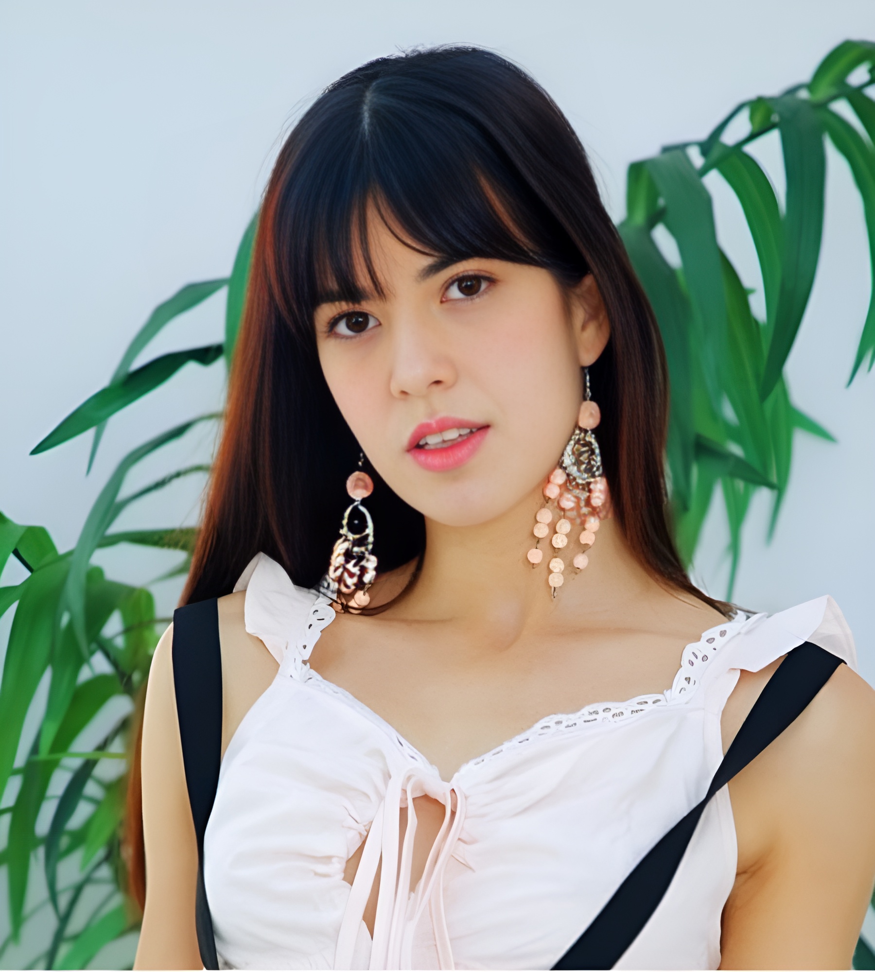 Leni Doll (Model) Family, Age, Net Worth, Biography, Photos and Videos