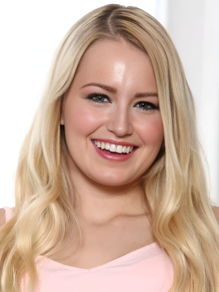 Scarlett Sage (Model) Wiki, Age, Height, Weight, Videos, Photos and More