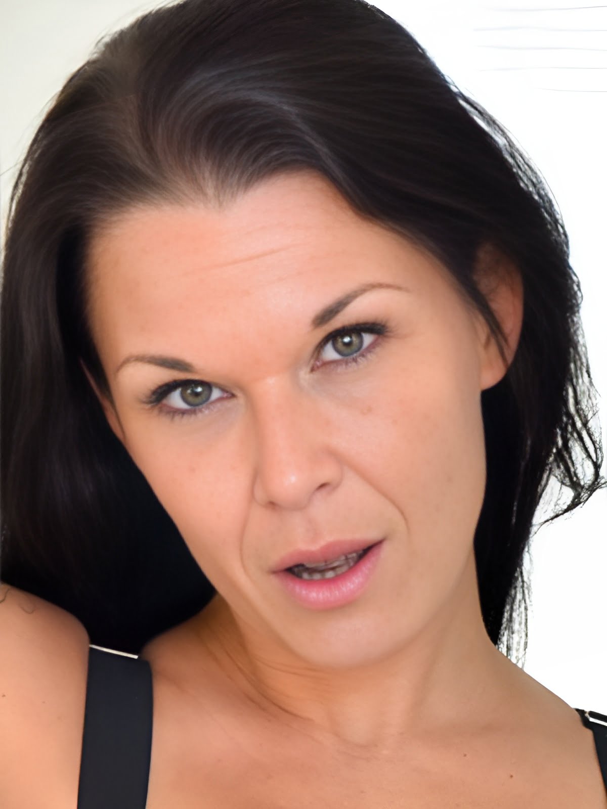 Veronica Green (Model) Wiki, Age, Height, Bio, Weight, Photos, Career and More