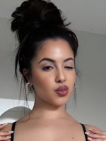 Zina Hadid (Model) Wiki, Age, Height, Weight, Bio, Photos, Videos and More