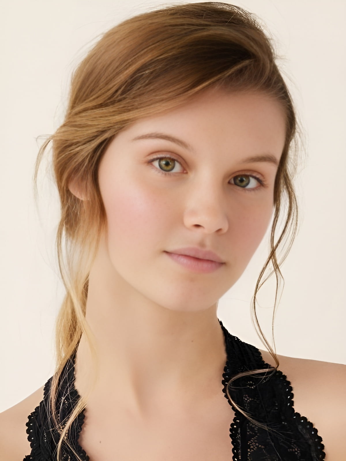 Zoe Jade (Model) Wiki, Age, Photos, Bio, Videos, Height and More